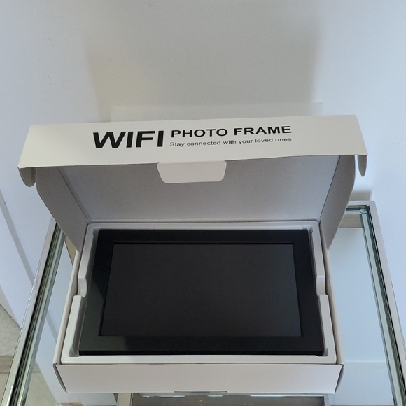 uhale | Cameras, Photo & Video | Wifi Photo Frame In Black Original Box ...